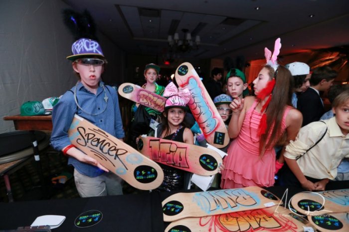 Bar Bat Mitzvah Airbrush Fun | MitzvahMarket