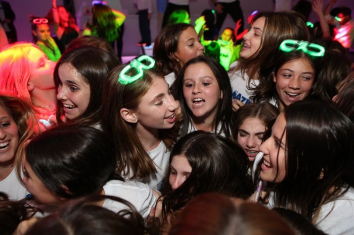 How to Plan an AMazing Bat Mitzvah & Party to the AM!